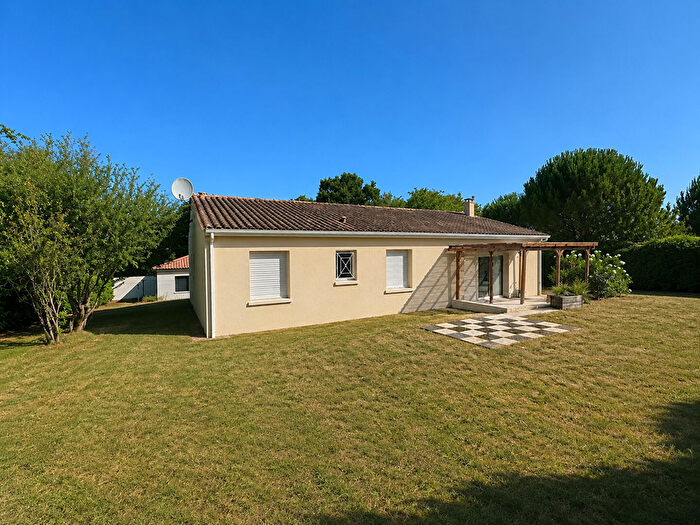 Maison 6 pièces à La Couronne, à louer