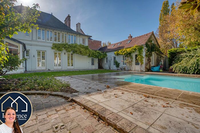 Maison 14 pièces à vendre - Nogent-le-Roi