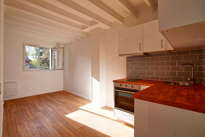 Appartement à louer - Le Bourg et le Hameaux, Beynes - 2 pièces - 1 chambre