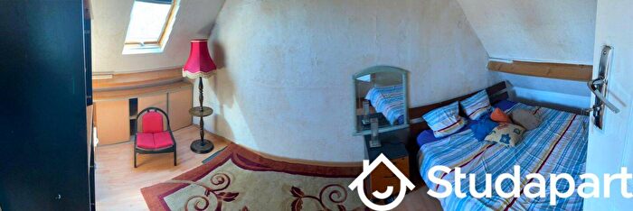 Appartement à louer - Le Bourg, Savigny-le-Temple - 1 pièce - 4 chambres