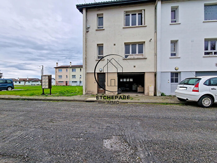 Maison à vendre - Sauveterre-de-Béarn - 4 pièces - 3 chambres