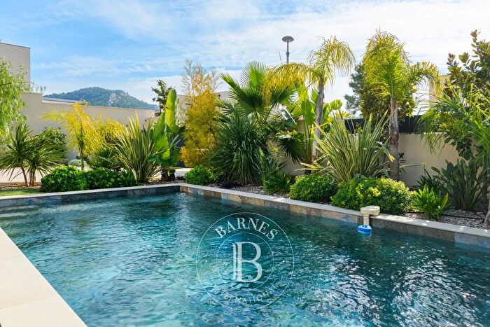 Maison à vendre - Marseille e , Mazargues - 4 pièces - 3 chambres