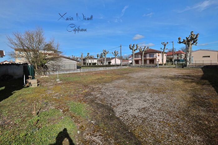 Maison à vendre - Saint-Julien-sur-Reyssouze - 8 pièces - 5 chambres