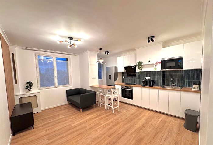 Appartement 4 pièces à Ivry-sur-Seine, Centre-ville, à louer