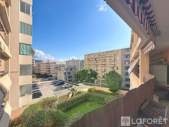 Appartement à louer - Roquebrune-Cap-Martin, Carnolès, Gare, Cap Azur - 1 pièce