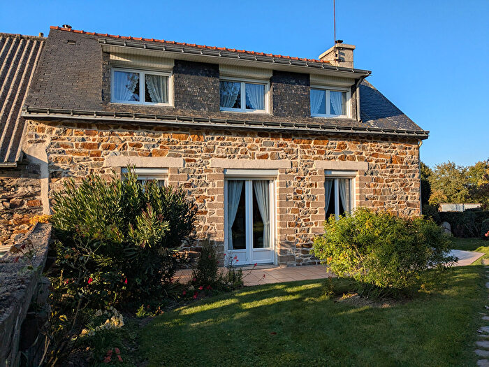 Maison à vendre - Caro - 6 pièces - 4 chambres