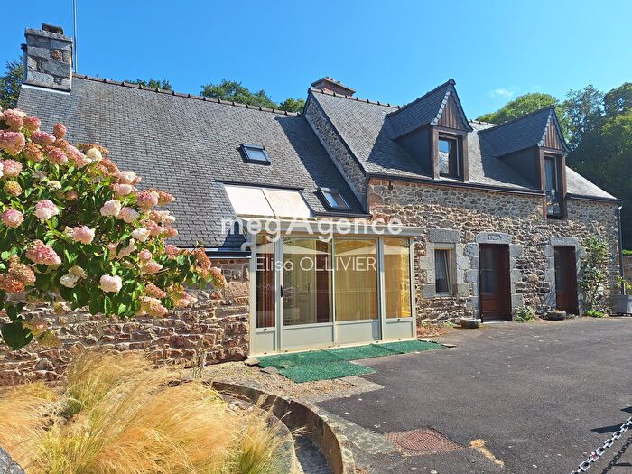 Saint-Jean-Kerdaniel : Maison 5 pièces à vendre