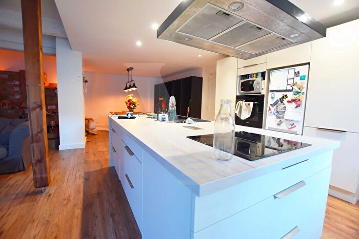 Maison à louer - Autignac - 5 pièces - 4 chambres