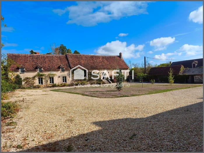 Paulnay : Maison 11 pièces à vendre