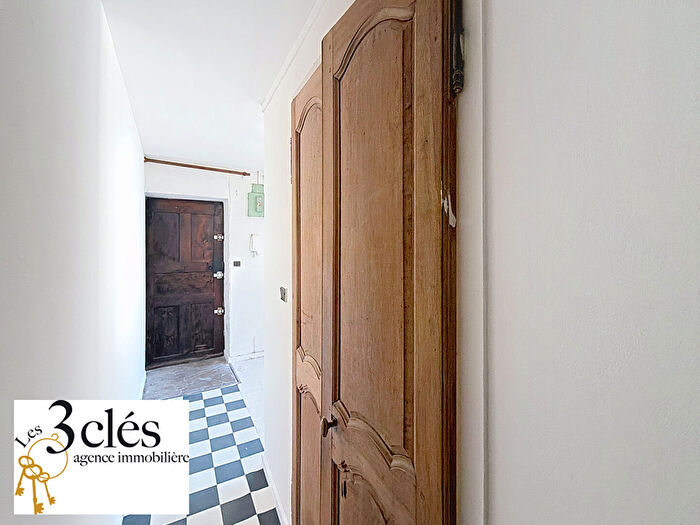 Appartement à vendre - Chambéry, Centre-ville - 2 pièces - 1 chambre