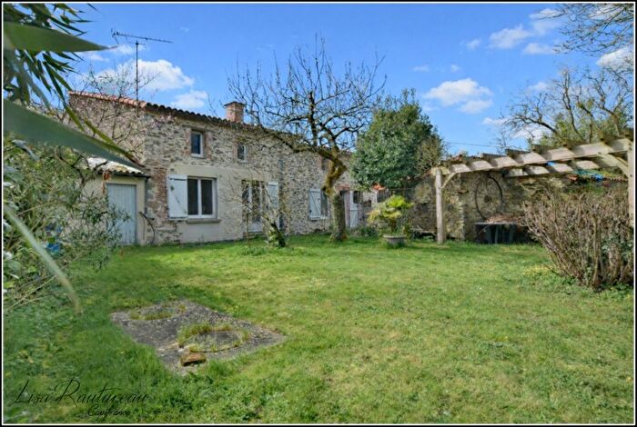 Maison à vendre - Saint-Georges-de-Montaigu - 5 pièces - 2 chambres