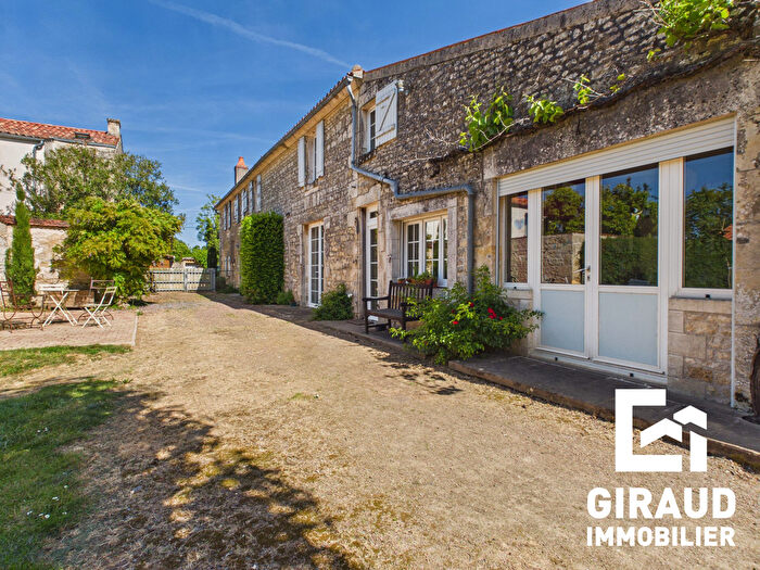 Fontenay-le-Comte, Saint-Médard des Près, Boisse : Maison 10 pièces à vendre