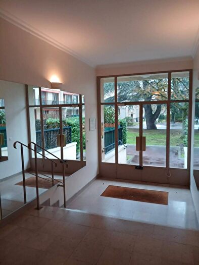 Appartement à louer - Forêt, Saint-Germain-en-Laye - 3 pièces - 2 chambres