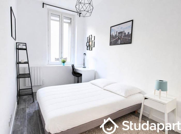 Cinq Avenues, Marseille 4ème arrondissement - Appartement 1 pièce à louer