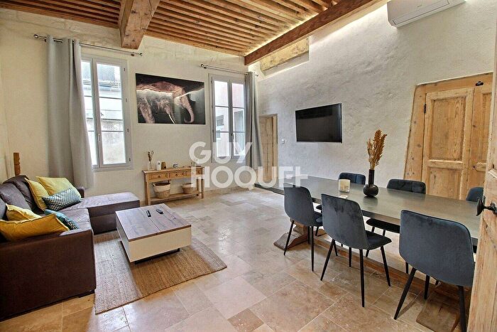 Appartement à louer - Centre Ville Nord, Tarascon - 3 pièces - 2 chambres