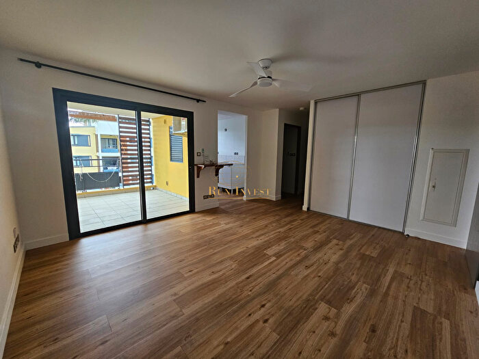 Sainte-Suzanne, Quartier Français, Sainte-Vivienne - Appartement 2 pièces à louer