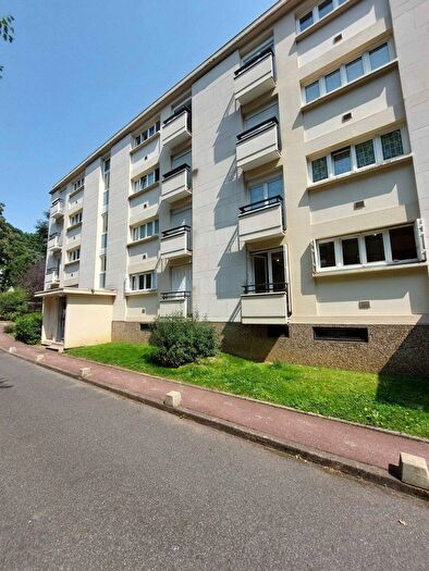 Appartement à louer - Anatole France, Le Plessis-Robinson - 5 pièces - 4 chambres