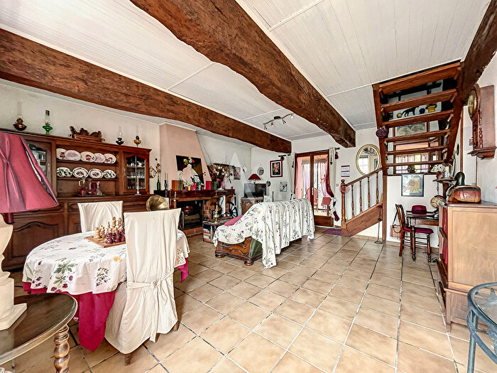 Maisons à vendre et appartements à louer - 1