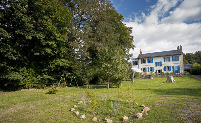 Maison 9 pièces à Saint-Honoré-les-Bains, à vendre