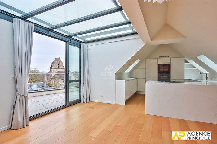 Appartement à louer - Maisons-Laffitte, Centre-ville - 5 pièces - 3 chambres