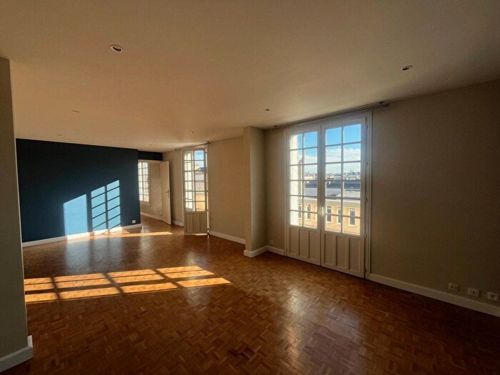 Appartement à louer - Notre Dame, Versailles - 5 pièces - 3 chambres