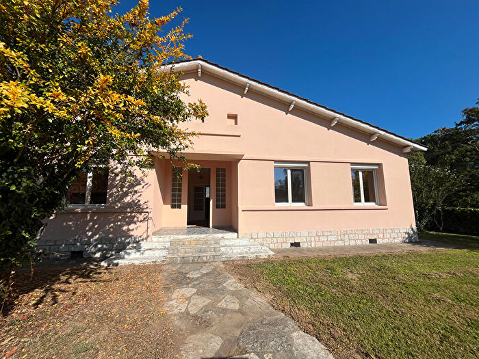 Maison à vendre - Castelmoron-sur-Lot - 4 pièces - 3 chambres