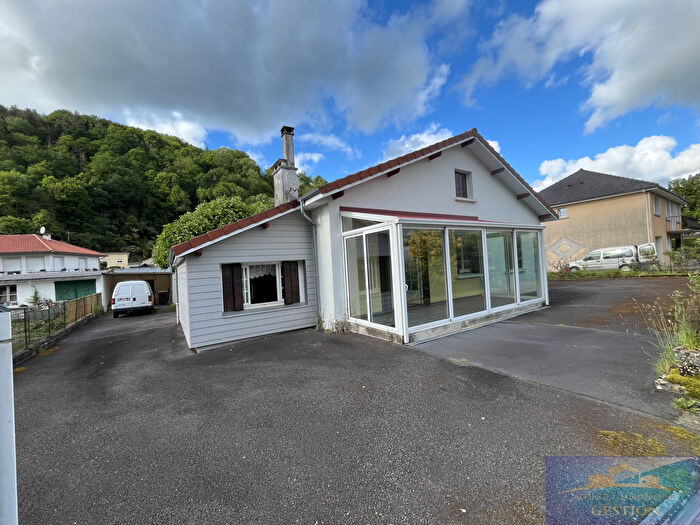 Saint-Pé-de-Bigorre - Maison 8 pièces à vendre
