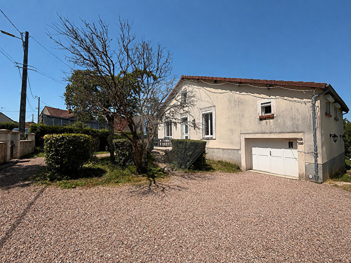 Châteauneuf-Val-de-Bargis : Maison 5 pièces à vendre