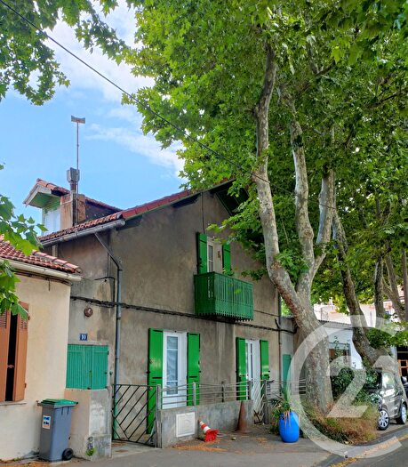 Maison à vendre - Marseille e , La Capelette - 11 pièces - 6 chambres