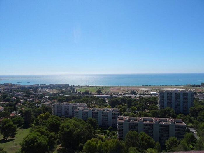 Appartement à louer - Saint Veran, Cagnes-sur-Mer - 3 pièces - 2 chambres