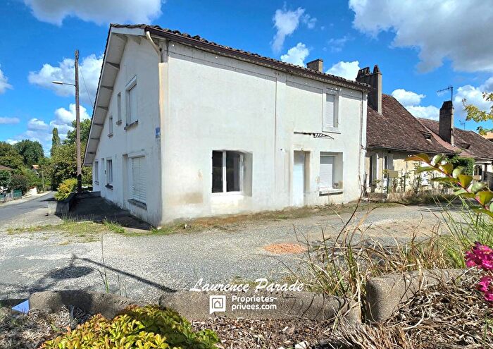 Maison à vendre - Montpon-Ménestérol - 6 pièces - 3 chambres