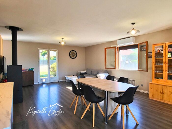 Maison 8 pièces à Damparis, à vendre