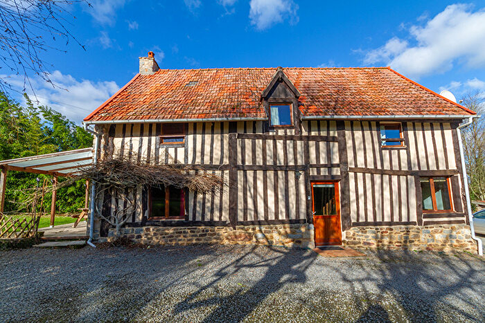 Maison à vendre - Isigny-le-Buat - 9 pièces - 6 chambres