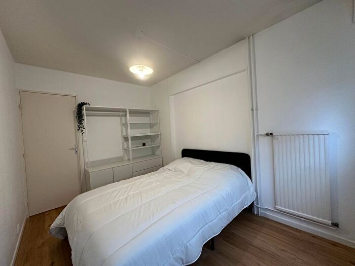 Appartement à louer - Guyancourt, Le Parc, Les Saules - 6 pièces - 5 chambres