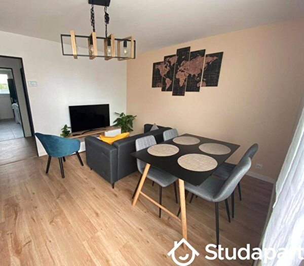 Appartement à louer - Lorraine, Cholet - 1 pièce - 4 chambres