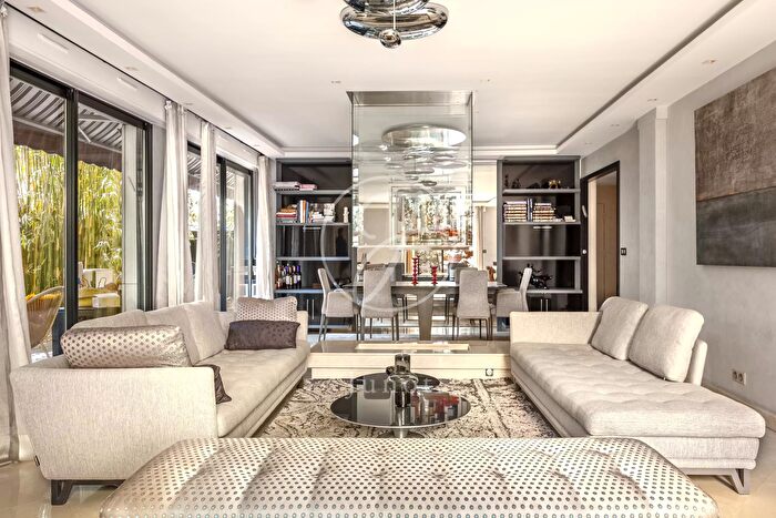 Appartement à vendre - Neuilly-sur-Seine - 5 pièces - 3 chambres