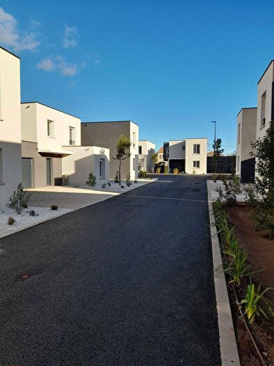 Maison à louer - Ouest, Bessan - 5 pièces - 4 chambres