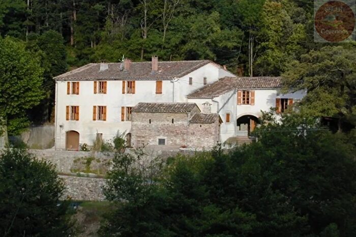Soudorgues : Maison 13 pièces à vendre