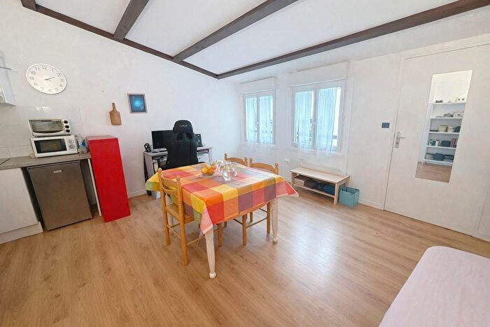 Appartement à vendre - La Rochelle, Centre-ville, Vieux-port, Marché - 2 pièces - 1 chambre