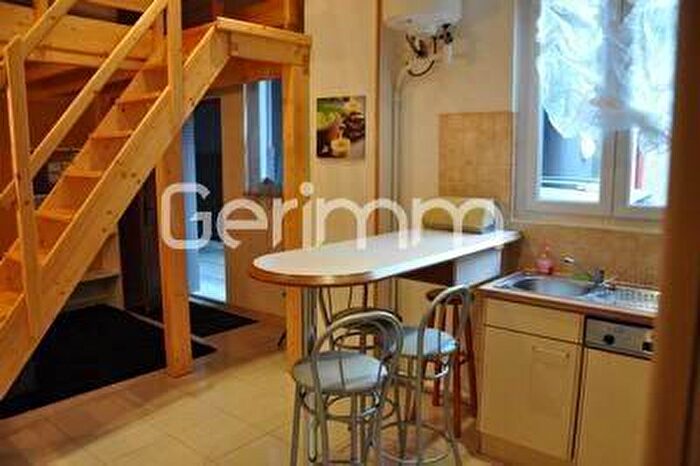 Championnet-Caserne de Bonne, Grenoble : Appartement 1 pièce à louer