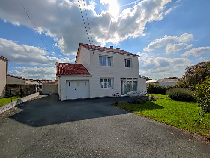 Maison à vendre - La Roche-sur-Yon, Val dOrnay, Saint-André dOrnay, Forges - 5 pièces - 3 chambres