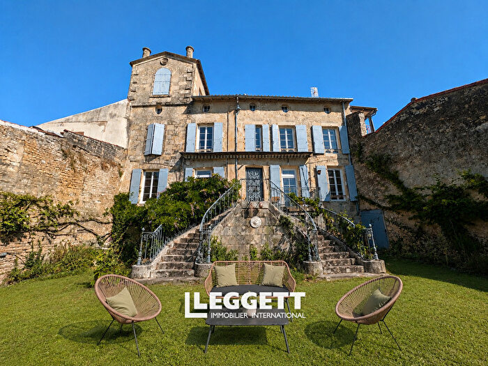 Saint-Maixent-l'École : Maison 12 pièces à vendre