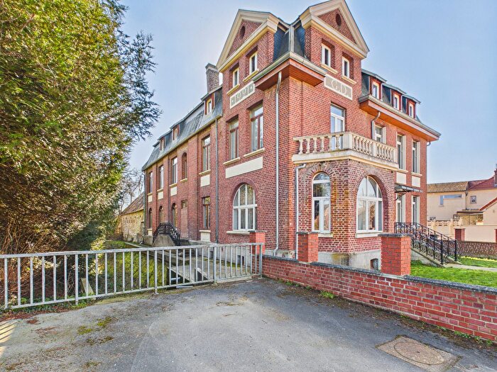 Maison à vendre - Vendhuile - 19 pièces - 15 chambres