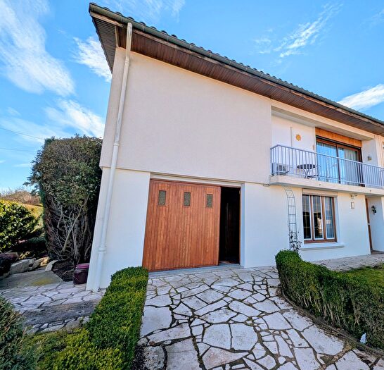 Maison à vendre - Mozac - 4 pièces - 3 chambres