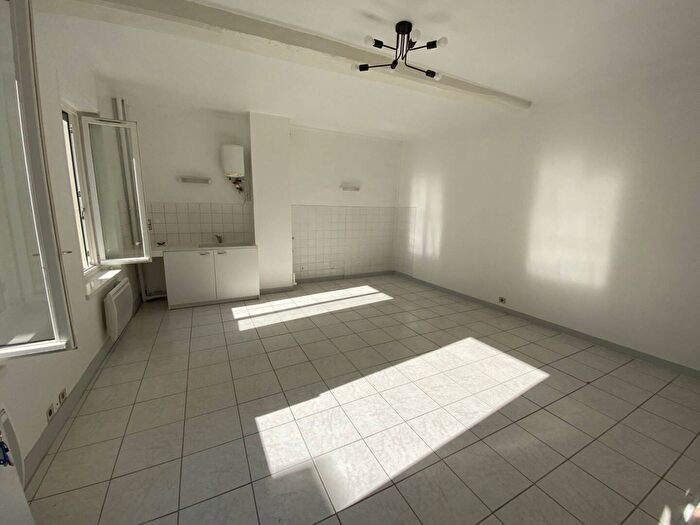 Appartement à louer - Coulommiers - 2 pièces - 1 chambre