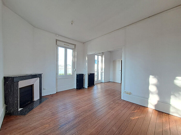 Appartement à louer - Is-sur-Tille - 4 pièces - 2 chambres