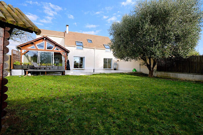 Maison à vendre - Issou - 7 pièces - 4 chambres