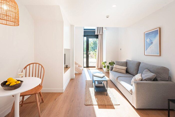 Appartement à louer - Saint Laurent, Grenoble - 2 pièces - 1 chambre