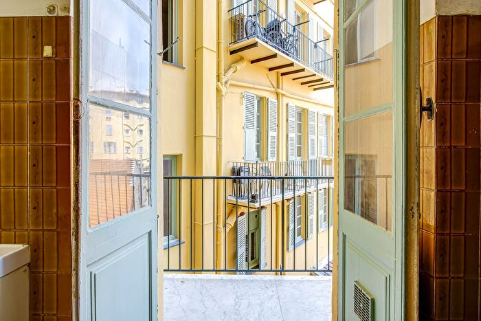 Nice, Le Port : Appartement 3 pièces à vendre