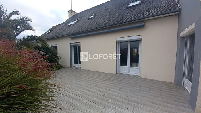 Maison 6 pièces à Grâces, à louer